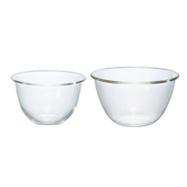 メイドインジャパンの耐熱ガラス製ボウル2個セットです。深い形状のデザインは、調理や下ごしらえの時に混ぜやすさを考えた形状となっています。容量はたっぷり入るサイズであり、径を小さめにしているのでコンパクトに収納ができます。シンプルなデザインな...