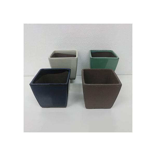 園芸用、国内産の和鉢です。仕様・注意事項サイズ：11.5cm×11.5cm×H9.5cm　重量：520g