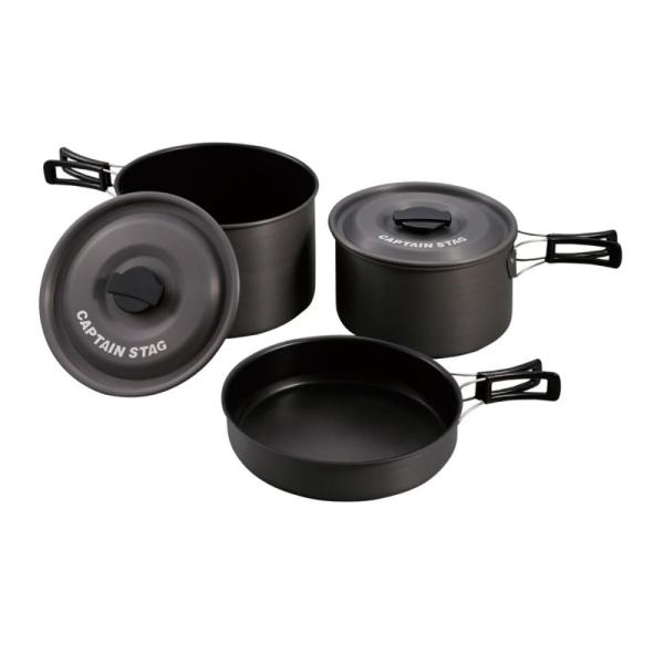 軽量で熱伝導に優れたアルミ製。Ｌ：4~5人用。表面は硬質アルマイト加工、内面はふっ素樹脂加工されています。硬質アルマイト加工：クッカーの表面には耐食性の高い硬質アルマイト（陽極処理）加工されています。ふっ素樹脂加工：鍋・フライパンの内面はこ...