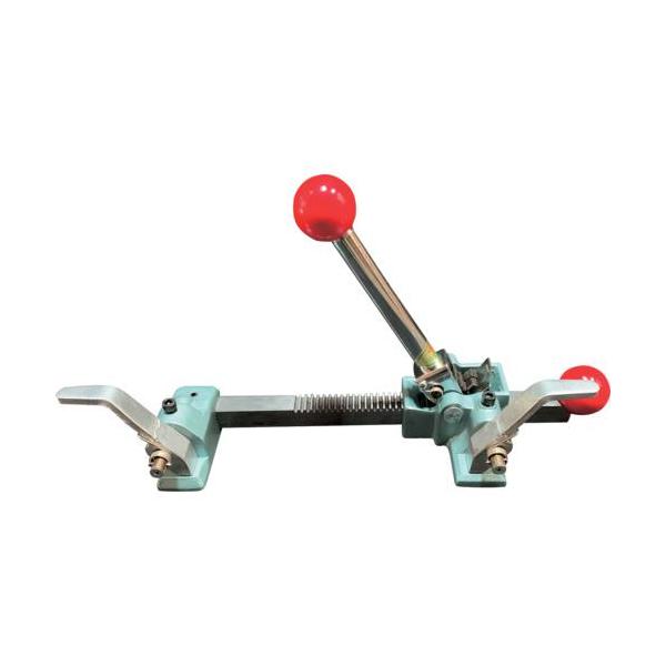 《メーカー》小島鋼業（株）《品番》KK3《特長》●帯鉄用の引締機です。●特殊合金を使用していますので、軽量にできています。●硬質ならびに厚手帯鉄引締め用に適しています。《用途》《仕様》●適合バンド幅(mm):10〜19●適合バンド:帯鉄●バ...