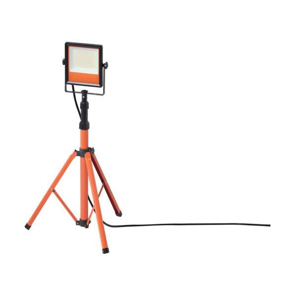 《メーカー》アイリスオーヤマ（株）《品番》LWT-7500ST2《特長》●LEDチップ増量でより明るく照らすことができるLEDスタンドライトです。●安心の防塵・防水設計（IP65準拠）で、建築、工事現場などで雨天でも気にせずお使いいただけま...