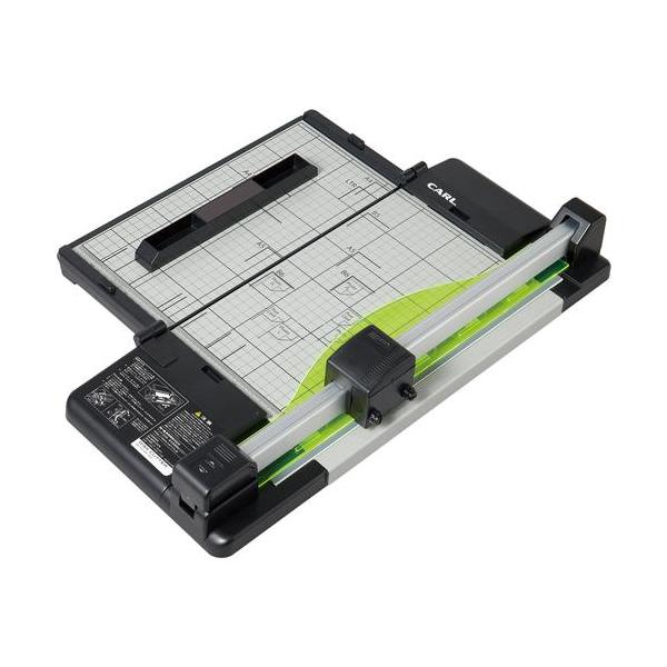 《メーカー》カール事務器（株）《品番》DC-F5100-K《特長》●紙押さえ板に集光素材を採用し、裁断位置が把握しやすい50枚裁断機です。●盤面は折り畳み式なので僅かなスペースにもコンパクトに収納可能です。●スライダーを下に押しながらスライ...