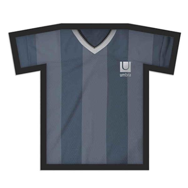 お部屋に飾っておくことができるTシャツ専用のフレームです。お気に入りのTシャツやユニフォーム、思い出の洋服などを飾るのにおすすめです。Tシャツ・ユニフォーム適応サイズは、L〜2Lに対応しています。フレームの背面には壁掛け用フックが付いていま...