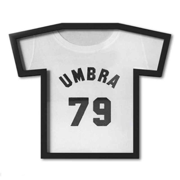 思い出のTシャツをオシャレに飾れる 存在感抜群のTシャツ型フレーム 適応サイズ セット方法 取り付け方法【仕様】商品サイズ：約幅55×奥行2.4×高さ50（cm） 重量：約1.2kg材質：ポリスチレン、アクリル生産国：中国製セット内容：1個...