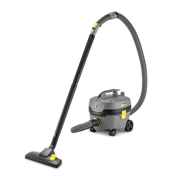 ■製品特長100V電源で使用できるケルヒャー業務用ドライクリーナーです。コンパクトなのに、3層フィルターでありながら、しっかりとした吸収力を持続します。■製品仕様寸法（長さ×幅×高さ） (mm)：375 x 285 x 310質量（アクセサ...