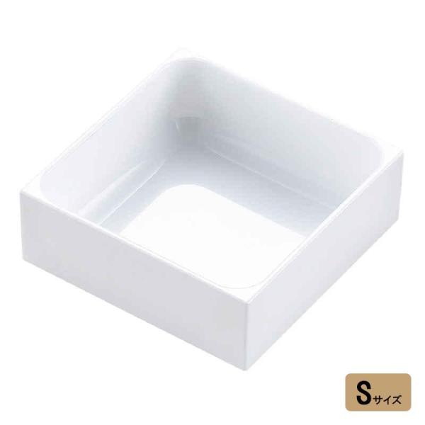 箸や文具を美しく飾る、陶器のような収納トレー【特徴】・縦だけでなく横にも組み合わせが可能・S、M、L、LLの4種類のサイズ展開で、パズルのように組み合わせてお好みの収納スタイルを実現・底部には溝が付いているのでしっかりと隙間なく重ねられろ・...