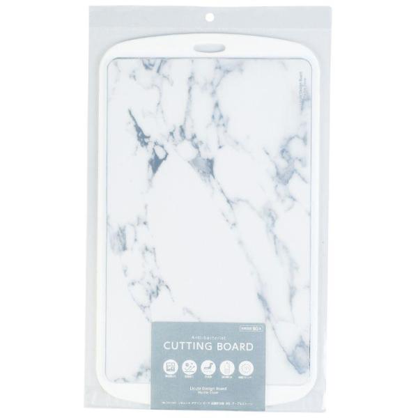 ●製品サイズ（約）：縦360×横210×厚さ5mm●製品重量（約）：323g●耐熱温度：90℃●材質：本体：ポリプロピレン（耐熱温度90℃） 縁部：熱可塑性エラストマー（耐熱温度90℃） 芯材：paper●その他：抗菌剤：バクテキラー●原産...