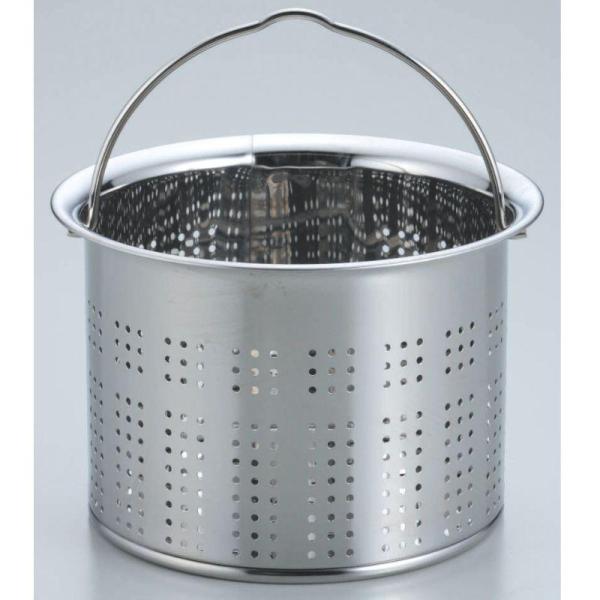 抗菌ステンレス製排水口ゴミ受けです。この製品は、主にキッチンや浴室の排水口に使用され、ゴミを効果的にキャッチするためのデザインが施されています。抗菌機能があり、衛生的に使用できます製品サイズ（約）：外径135×90mm製品重量（約）：135...