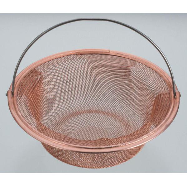 純銅製排水栓ネットで、直径13cmのサイズです。この製品は、抗菌性があります日本製製品サイズ（約）：外径130×40mm製品重量（約）：40g材質：銅原産国：日本