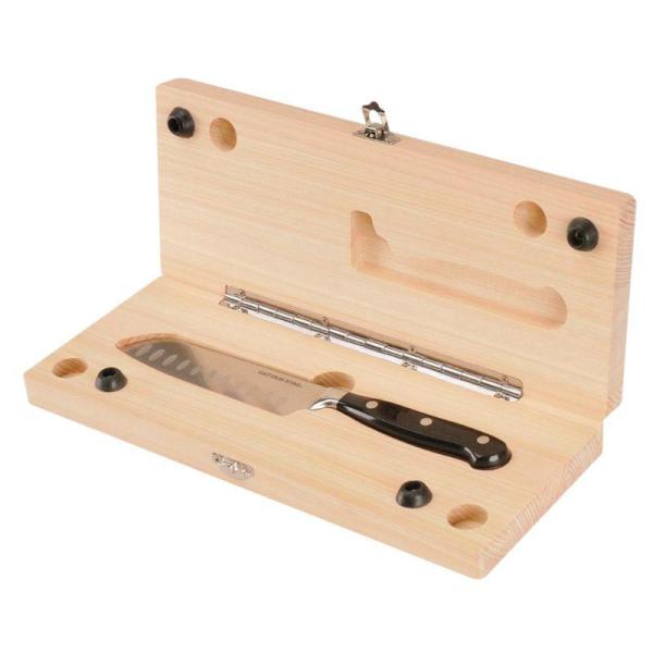 【商品仕様】●製品サイズ（約）：300×240×厚さ18mm(本体のみ) 包丁：全長：245mm、刃長124mm 収納サイズ(約)300×120×厚さ35(本体のみ)●製品重量（約）：700g●材質：マナ板：天然木 包丁：刃身＝ステンレス鋼...