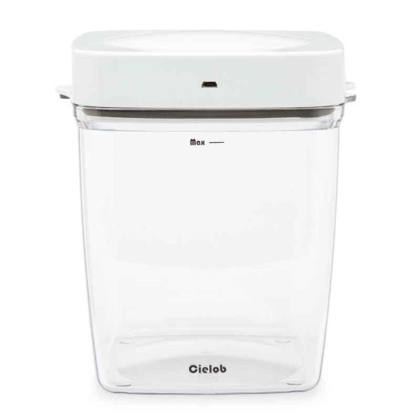 容器内の真空率を自動で管理してくれる、真空調整機能付き保存容器です。蓋に内蔵されたスマートセンサーが容器内の真空率を感知し、最適な真空率に調整します。食材を入れればあとは容器が自動で管理してくれるので、楽ちん＆安心して食材保存ができます。空...