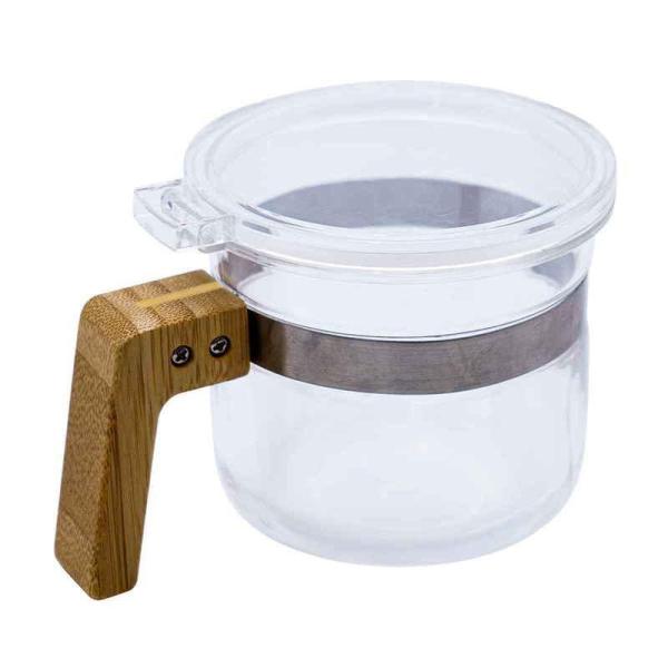 片手でパッと開けることができる、樹脂製パウダーポットです。クリアなプラスチックにステンレス、バンブーを組み合わせたナチュラルなデザインです。クリアなので残量チェックがスムーズにできます。口広なので調味料を入れやすいです。底面は丸みのあるデザ...