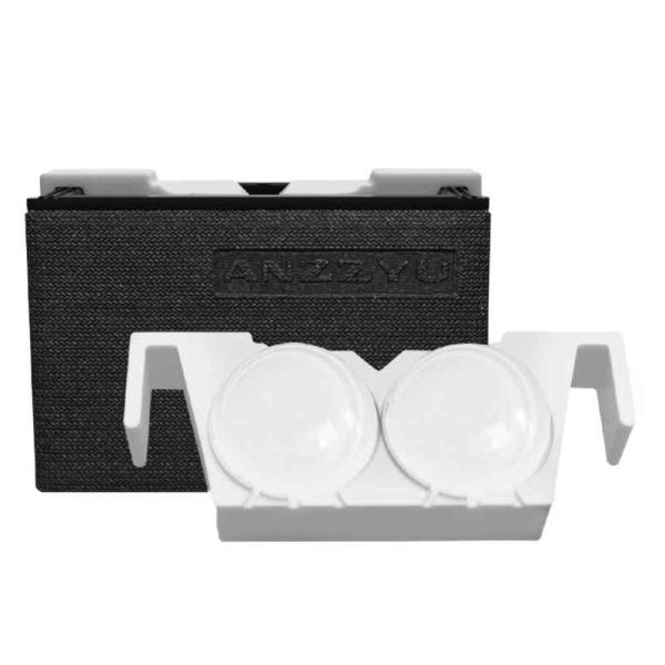 バーのような雰囲気で特別な家飲みを楽しめる丸氷メーカーです。高純度クリア氷が作れる構造になっています。不純物が取り除かれた氷はお酒の美味しさをグレードアップしてくれます。大きめサイズの氷が出来上がるので氷が溶けにくく、ゆっくり味わえます。透...