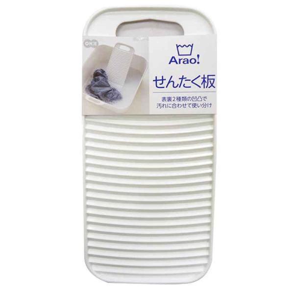 表裏で溝のタイプが違うので、洗うものに合わせて使い分けできる洗濯板です。表面は丸く柔らかな凹凸面で、衣類を傷つけずに洗えます。裏面はシャープな凹凸面で、頑固な汚れを落とせます。使いやすいコンパクト設計です。洗濯機に入れる前に落としたいガンコ...