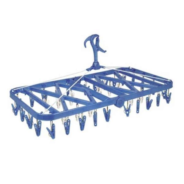 たっぷりまとめて干せる、ジャンボサイズの物干しハンガーです。金属製吊りヒモでちぎれにくくなっています。太いポールやロープ、カモイに対応した3ウェイキャッチフックなのでラクに干せます。ピンチが破損した時、他のピンチと取り替えて使うことができま...