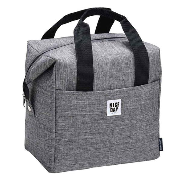 男女問わず使えるベーシックデザインの保冷バッグ お弁当と水筒を一緒に持ち運べる【仕様】商品サイズ：約幅25×奥行16×高さ25（cm） 重量：約176g材質：表地・取っ手/ポリエステル 裏地/ポリエチレン酢酸ビニール 断熱材/発泡ポリエチレ...