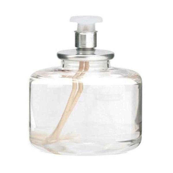 プラスティック製のボトルにリキッドキャンドルと芯糸がセットされた使い捨てタイプです。傾けて使用してもロウソクのように芯の根元からロウがたれません。オイルタンクはプラスチック製なので落としても割れず安心です。芯糸の長さで炎の大きさを調節できま...