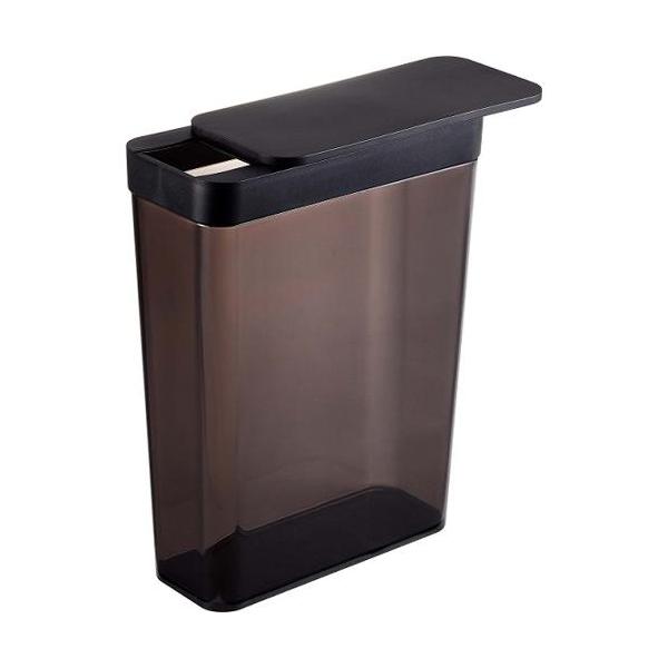 リビングやキッチンにそのまま置けるスタイリッシュなペットフードストッカー。【原産国】中華人民共和国【原材料】容器：ポリスチレン 蓋・キャップ：ポリエチレン【使用方法】リビングやキッチンにそのまま置けるスタイリッシュなペットフードストッカー。...