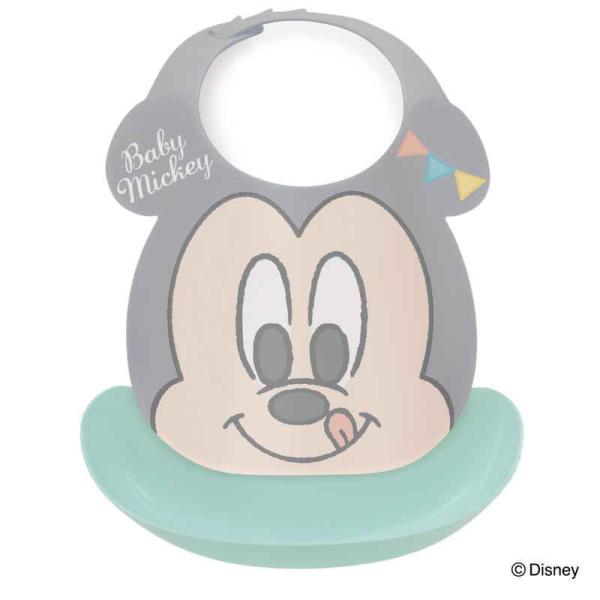 ポケットで食べこぼしをしっかりキャッチするエプロンです。ポリエチレン製なので、汁気のものをこぼしてもポケットでしっかりキャッチします。洗って拭いてすぐ使えるので、乾かす手間がなく便利です。型崩れする心配がないので、長い間使えます。お子様の成...