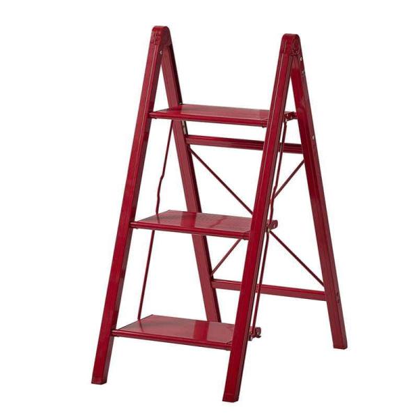 置くだけで様になるデザイン性の高いアルミ脚立です。折りたたむと厚さ5cmで、家具の隙間にスッキリ収納できます。片手でらくらく持ち運べる軽量タイプです。大きな踏み板で安定感抜群です。脚部にはすべり止めが付いており、ガタつかず床を傷つけません。...