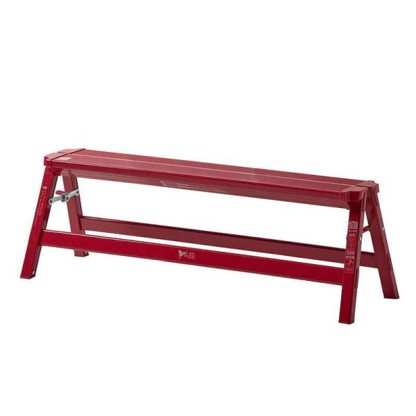 置くだけで様になるデザイン性の高いアルミ脚立です。使わないときはサッと折りたためて、隙間にスッキリ収納できます。片手でらくらく持ち運べる軽量タイプです。脚部にはすべり止めが付いており、ガタつかず床を傷つけません。使用時にグラつかないよう、踏...