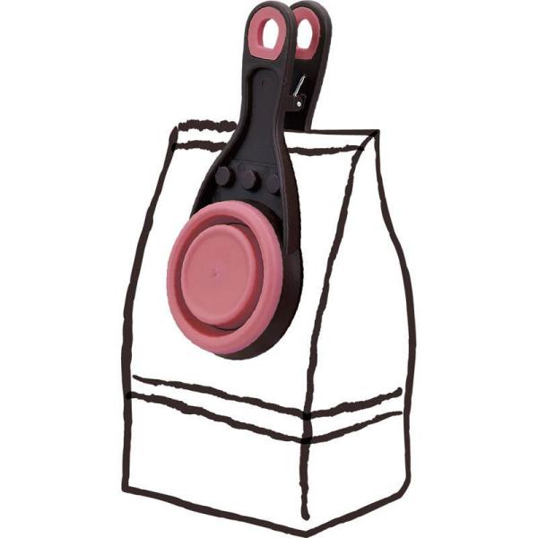 商品名:クリップスコップ商品コード:4906456572077規格:S袋の口を挟める便利なクリップと、手を汚さずフードをすくえる折りたたみスコップの2way仕様です。折りたためるスコップ、袋の口を挟めるクリップの2WAY。原材料:PP・TP...