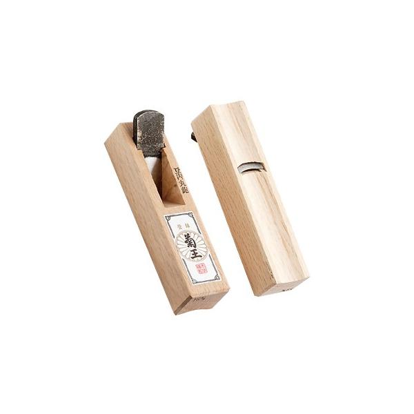 菊王 １８ｍｍ●鉋台が凹面になっており、凸面の仕上げに●＜材質＞刃部：安来鋼（青紙付）　台：白樫