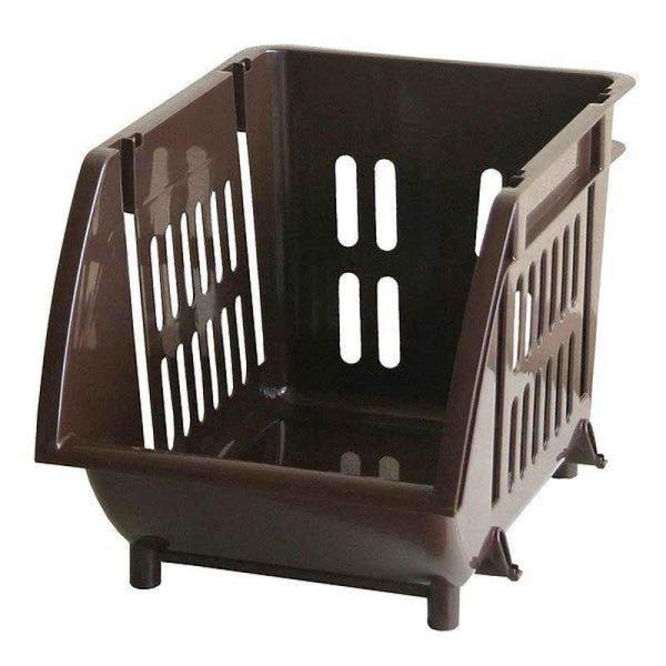 間口が広く、積み重ねが簡単なバスケットです。縦に積み重ねたり、横に連結させたり用途に合わせて使い分けられます。脚にツメが付いているので、積み重ねたときにしっかり固定できます。本体にはスリットが入っているので、野菜のストッカーとしても使えます...