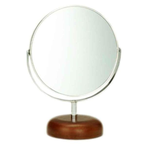 天然木の無垢材を使ったシンプルなデザインの両面スタンドミラーです。ウッドの落ち着いた質感の台座は、インテリアにも自然に溶け込みます。裏面は2倍率の拡大鏡です。【仕様】商品サイズ：約幅13.4×奥行8×高さ18.5（cm） ミラー：直径12....