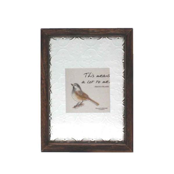 天然木とレトロな型板ガラスが融合したフォトフレームです。台湾伝統のベゴニア花柄となつかしいストライプ柄のガラスが、写真やポストカードを美しく引き立てます。思い出の瞬間を飾り、温かみが加わる、風合いの良いアイテムです。ガラス板とアクリル板の2...