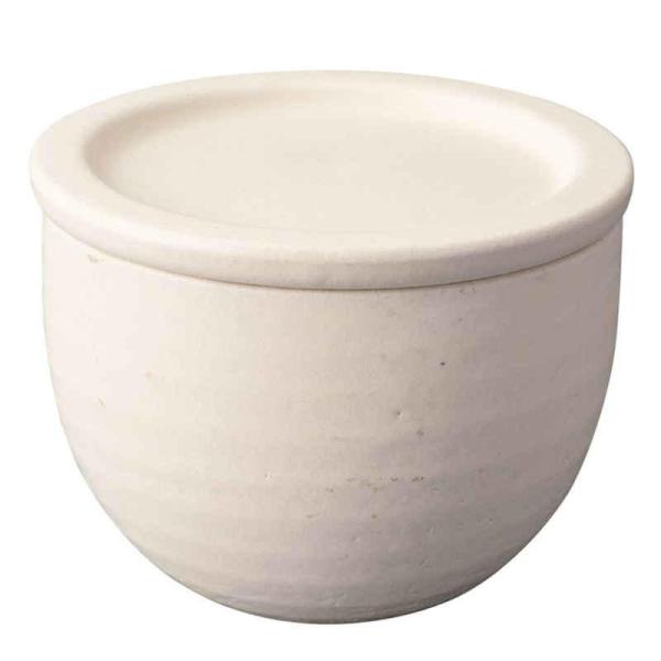 炊き立ての美味しさが楽しめる陶器製のおひつです。約1.5合ほどのごはんが保存できます。電子レンジでそのまま温めができます。信楽焼で作られた温かさを感じる素材感とシンプルなデザインが食卓でもそのままお使いいただけます。フタの裏の素焼き部分がい...