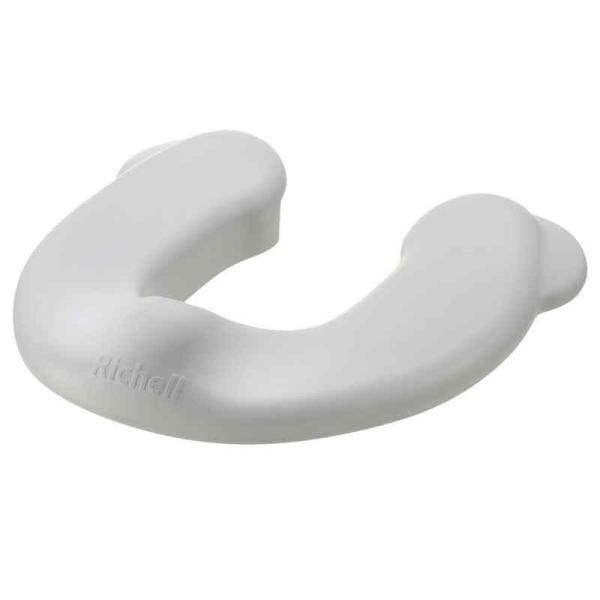 ポンと置くだけのシンプル構造の補助便座です。お子様のお尻が痛くなりにくい素材です。お子様をサポートしやすいU字型です。でっぱりの少ないイス型なので、パンツを全部下さなくてもサッと座らせる事ができます。前部分が少しだけ高くなっているので、おし...