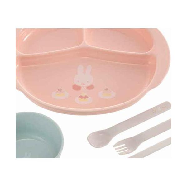 やさしいカラーにミッフィーのデザインが可愛い食器セットです。軽量で扱いやすく、落としても割れにくい安心のポリプロピレン製です。幅広い消毒方法に対応しているので、清潔に保てます。出産祝い、ハーフバースデーなどギフトにもおすすめです。【仕様】商...