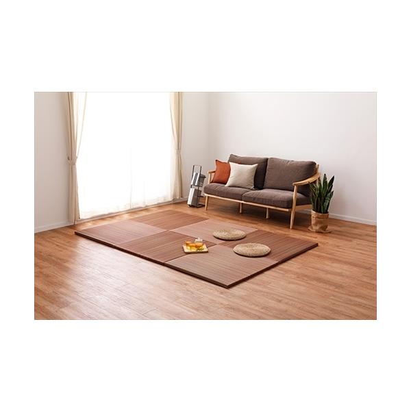 日本製機械使用の本格派【仕様】○サイズ：約82×82×2.5cm○厚み：約25mm○カラ−：ブラウン○組成：表面：い草100％中材：ポリエチレン・ポリスチレン裏面：不織布（滑りにくい加工付、裏面5カ所）○機能：抗カビ・消臭○洗濯：不可○すべ...