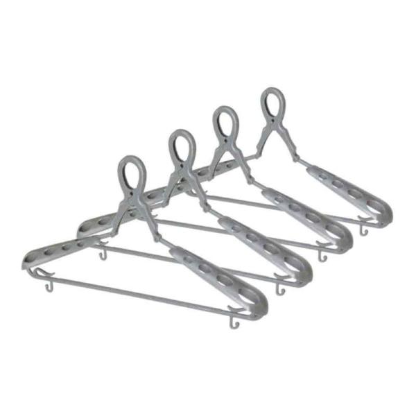 型くずれを防ぐパット付ハンガーです。パットはスライド式で衣類に合わせて調節できます。穴あきのパット付で取り外しが可能です。立体的に干せるので袖の下が速く乾きます。グリップ部分は曲げられ、襟元を伸ばさずにかけられます。丸首シャツや厚手のトレー...
