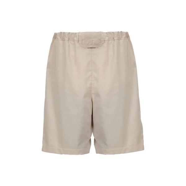 ・ハーフパンツタイプでムレにくく軽快な履き心地。・アイデアホックはご本人では開けにくいホック。・ウエスト調整がしやすい構造。・アイデアホックにより軽度の不潔行為やおむつ外しを防止。・おむつの上から直接履けるよう腰周りはゆったりと設計。・軽快...