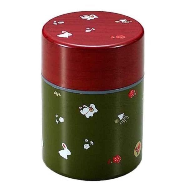 和風小物をちりばめた小粋な柄がかわいい、樹脂製の茶筒250mlです。小ぶりなサイズ感で使いやすいです。シール蓋付きなので、中身が湿気にくいです。安心の日本製です。【仕様】商品サイズ：約高さ10.6（cm） 直径：約7.6（cm） 重量：約1...