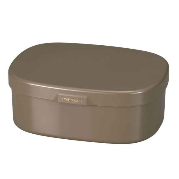 汚れが落ちやすい特殊なクリア塗装が施されたお弁当箱。1段弁当なので盛り付けも簡単です。電子レンジ、食洗機対応です。【仕様】商品サイズ：約幅17.5×奥行13.5×高さ6.5（cm） 重量：約285g材質：本体・蓋/PET．ABS樹脂 仕切り...