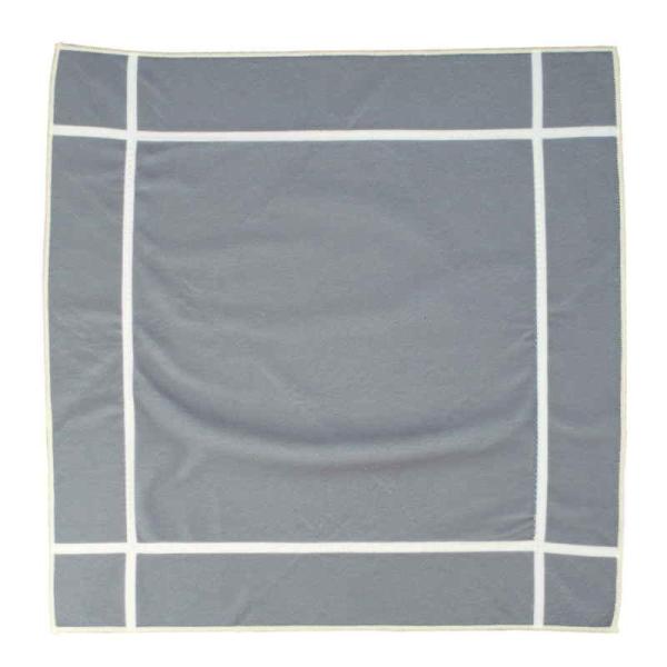 サッと包める小風呂敷です。裏面は保冷シート付きでペットボトルなどを包むのに便利です。生地の表裏がピッタリくっつくので結ばず包めます。【仕様】商品サイズ：約横48×縦48（cm）材質：表生地/ポリエステル 内側生地/ポリプロピレン（アルミニウ...