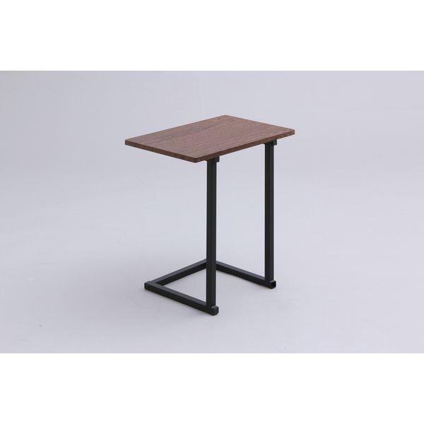 ●製品特徴：シンプルなデザインのサイドテーブルです。ソファやベッド、デスクなどの傍らでお使いいただけます。小物やよく使用するものを手の届くところへ置くことができます。脚がコの字デザインで、ソファ下の隙間などに差し込めるのでぴったりフィットし...