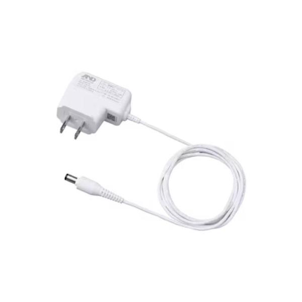 アイリスオーヤマと医療機器を手掛ける国内メーカー A＆D Medicalの共同開発です。ACアダプターを使うことで、コンセントからの給電が可能となります。●ケーブルの長さ（約）：152cm●商品重量（約）：52g●電圧：入力電圧：AC100...