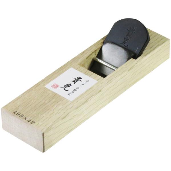 刃研ぎ不要。交換が簡単な替刃式カンナ。押え金は本体刃に固定する事で調整いらず。特許方式で逆目にならない呼び寸：刃幅42mm (有効刃幅35mm)