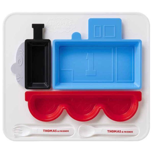 ごはんの時間を楽しくサポートするきかんしゃトーマスのプレートセットです。ボディにはおにぎりやおかずを、えんとつ部分にはフルーツを、しゃりんの部分には食後のゼリーなどを乗せられます。プレートにはスプーンやフォークの置き場所が付いています。プレ...