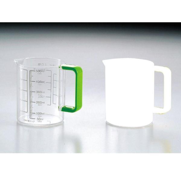 ●熱湯OK●上白糖・薄力粉計量目安ライン付●扱いやすいプラスチック製●たっぷり500ml用●製品サイズ（約）／135×85×106mm●製品重量（約）／135g●耐熱温度／110℃●耐冷温度／-10℃●材質／メタクリル樹脂●原産国／日本