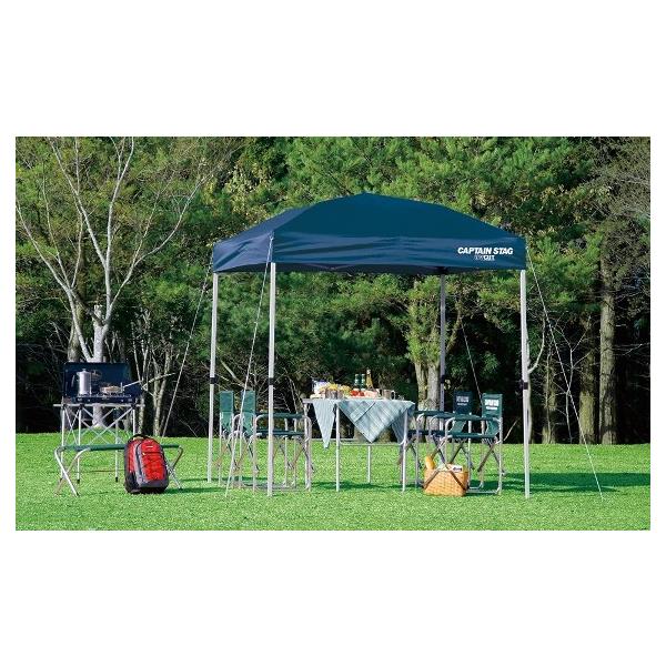 キャンプやＢＢＱ・フリーマーケットに最適です■組立簡単なワンタッチタープ！■フリーマーケットや町内会・祭事などのイベントやレジャーでリビングスペースが確保できます。■２００ｘ２００ｃM約２．５畳のスペースで３?４人に最適！■フライシートは紫...