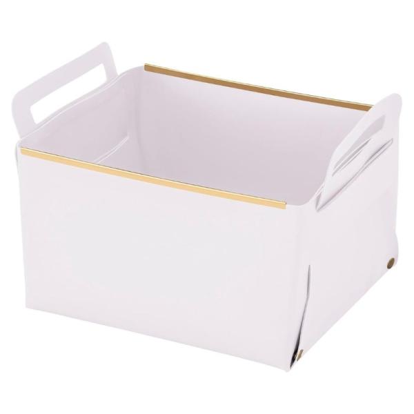 ●折りたためるフェイクレザーの小物入れ●アクセントに、ボタンとフレームをゴールドカラーに仕上げました●化粧品やタオル、ステーショナリーなどの整理に。水分や油分などを吸収しづらい生地なので、お手入れはサッと拭き取るだけ●製品サイズ（約）／幅3...