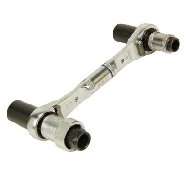 SK11 MRM-8S【用途】電気・空調設備工事全般で使用される高所、狭所のボルト・ナット締付作業等。【機能・特徴】配管や電路支持・設備作業などに幅広く対応した多機能レンチです。6サイズのボルト・ナット、蝶ネジに対応したサイズ切替式両口ソケ...