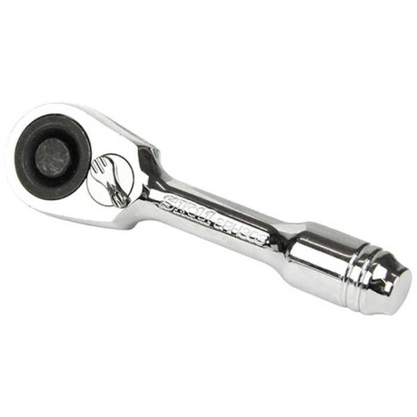 ＳＫ１１ ＳＲＨ３ＣＳ【用途】ソケットと組み合わせ、六角ボルト・ナットやネジの締付け、緩め作業。【機能・特徴】ワンサイズ小さく設計された極小ヘッドは、従来商品では使用できない、より窮屈なスペースでの作業が可能です。ギア数72山採用で、振り幅...