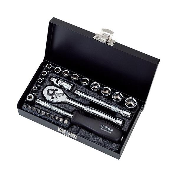 4〜14mmの12サイズのボルト・ナットと10種類のネジに対応した27pcsセットです。【用途】ボルト・ナット類の締付け、緩め作業。【特徴】72山ギア採用のラチェットハンドル狭い場所でも作業性抜群です。【製品仕様】●差込角：6.35。●入組...