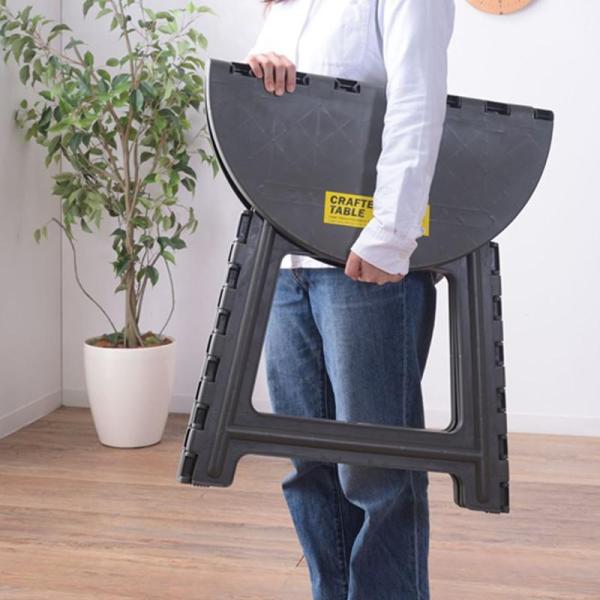 室内でも屋内でも使用できるクラフターテーブル。コンパクトに折りたたみ可能で持ち運びカンタン、用途に合わせてサークルタイプとスクエアタイプを選べます。ポリプロピレン【サイズ】 W58×D58×H46【重量】 2.5kg【静加重】 10kg【製...